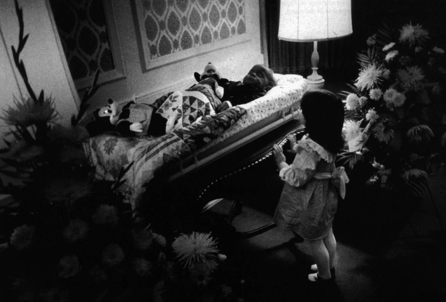 An American Family Lives with AIDS - Doug Root and Randy Olson